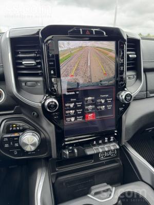 Grey Dodge RAM 2020 in Liepaja, with an engine capacity of 5.70 L and mileage of 114 thousand km for 39000 €, photo 26 on AUTOMOTO.COM.LV