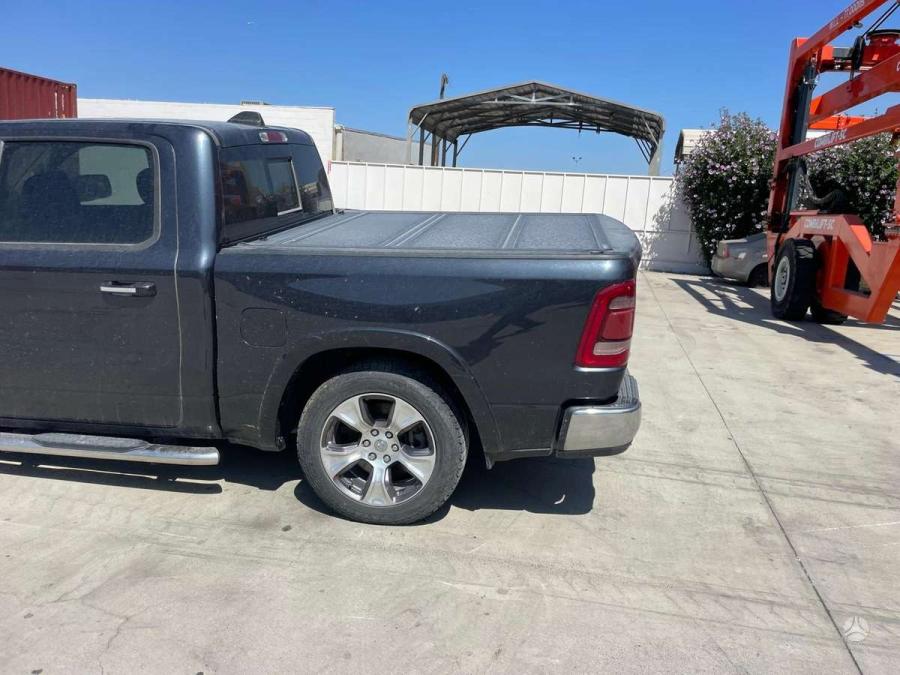 Grey Dodge RAM 2021 in Ukmerge, with an engine capacity of 5.70 L and mileage of 89 thousand km for 23595 €, photo 5 on AUTOMOTO.COM.LV
