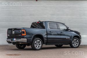 Grey Dodge RAM 2021 in Riga, with an engine capacity of 5.70 L and mileage of 230 thousand km for 41000 €, photo 7 on AUTOMOTO.COM.LV