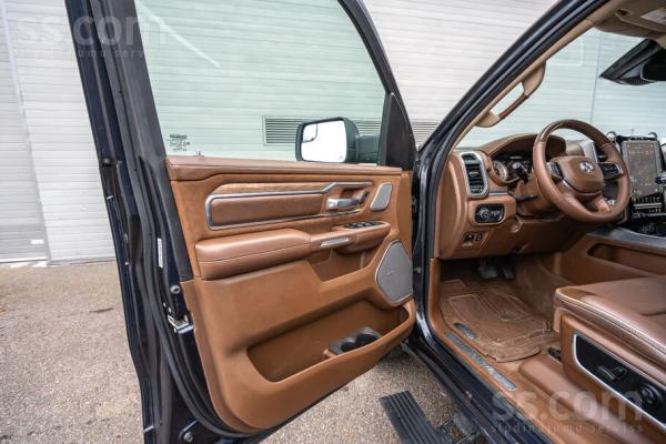 Pelēks Dodge RAM 2021 Rīga, ar dzinēja tilpumu 5.70 L un nobraukumu 230 tūkst. km par 41000 €, foto 7 vietnē AUTOMOTO.COM.LV