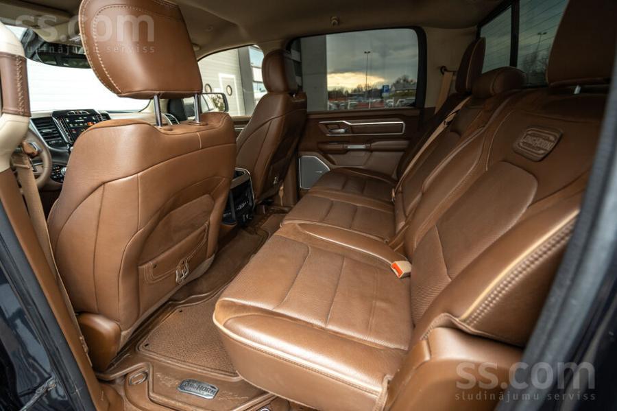 Grey Dodge RAM 2021 in Riga, with an engine capacity of 5.70 L and mileage of 230 thousand km for 41000 €, photo 11 on AUTOMOTO.COM.LV