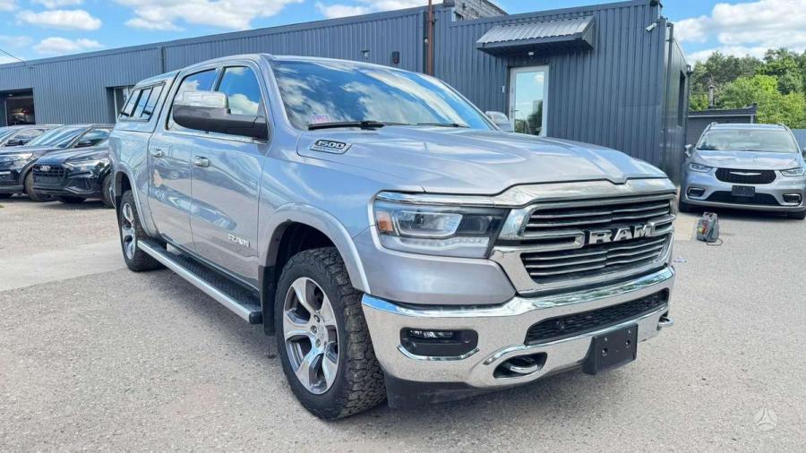 Grey Dodge RAM 2021 in Ukmerge, with an engine capacity of 5.70 L and mileage of 85 thousand km for 22999 €, photo 1 on AUTOMOTO.COM.LV
