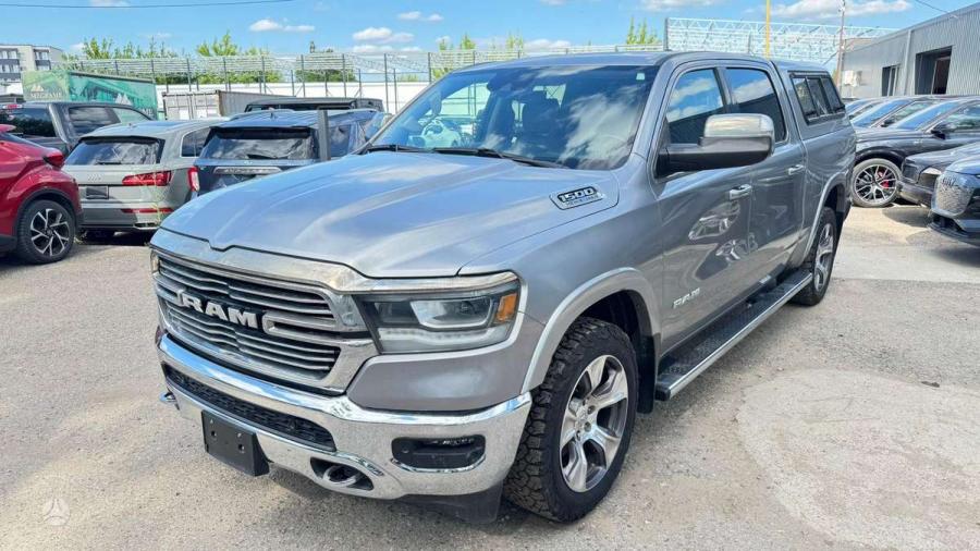 Grey Dodge RAM 2021 in Ukmerge, with an engine capacity of 5.70 L and mileage of 85 thousand km for 22999 €, photo 5 on AUTOMOTO.COM.LV