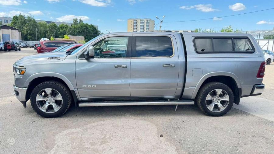 Grey Dodge RAM 2021 in Ukmerge, with an engine capacity of 5.70 L and mileage of 85 thousand km for 22999 €, photo 6 on AUTOMOTO.COM.LV