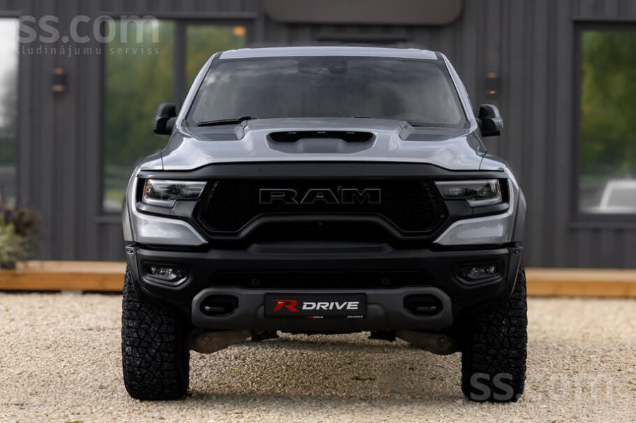 Grey Dodge RAM 2021 in Jelgava, with an engine capacity of 6.20 L and mileage of 77 thousand km for 79900 €, photo 3 on AUTOMOTO.COM.LV