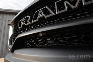Grey Dodge RAM 2021 in Jelgava, with an engine capacity of 6.20 L and mileage of 77 thousand km for 79900 €, photo 36 on AUTOMOTO.COM.LV