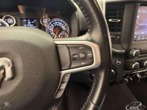 Grey Dodge RAM 2021 in Vilnius, with an engine capacity of 5.65 L and mileage of 57 thousand km for 39900 €, photo 31 on AUTOMOTO.COM.LV