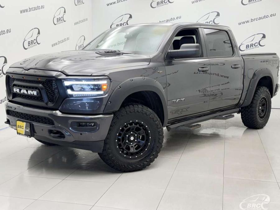 Pelēks Dodge RAM 2021 Viļņa, ar dzinēja tilpumu 5.65 L un nobraukumu 57 tūkst. km par 36900 €, foto 1 vietnē AUTOMOTO.COM.LV