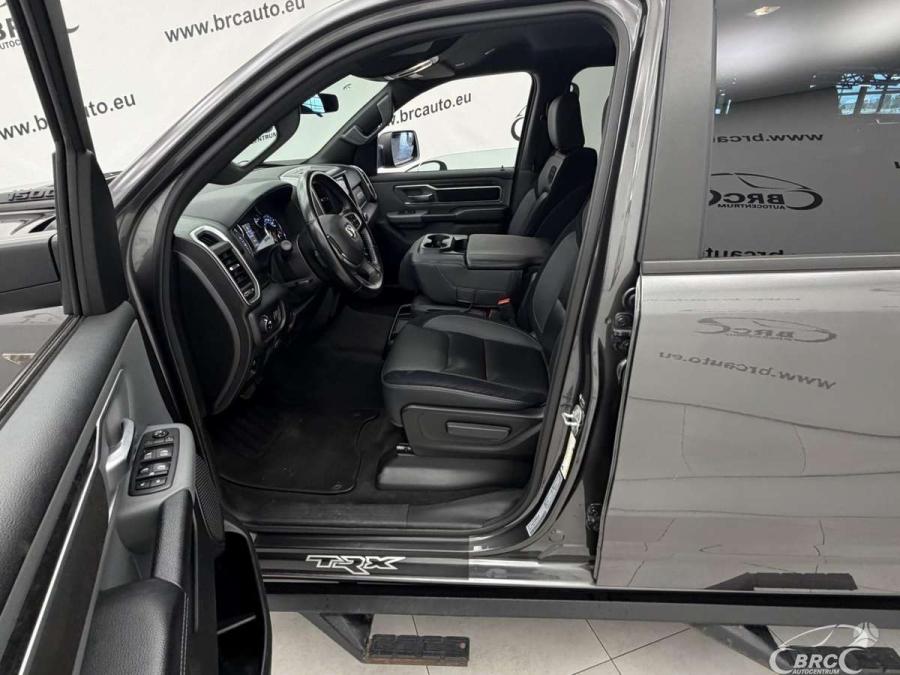 Pelēks Dodge RAM 2021 Viļņa, ar dzinēja tilpumu 5.65 L un nobraukumu 57 tūkst. km par 36900 €, foto 23 vietnē AUTOMOTO.COM.LV