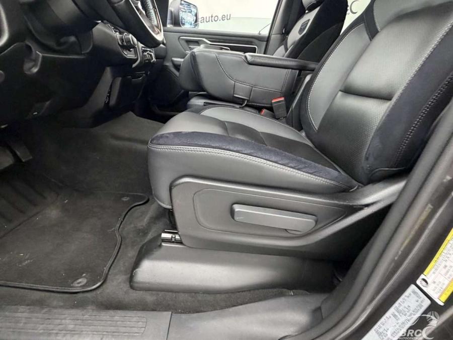 Pelēks Dodge RAM 2021 Viļņa, ar dzinēja tilpumu 5.65 L un nobraukumu 57 tūkst. km par 36900 €, foto 24 vietnē AUTOMOTO.COM.LV