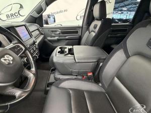 Pelēks Dodge RAM 2021 Viļņa, ar dzinēja tilpumu 5.65 L un nobraukumu 57 tūkst. km par 36900 €, foto 26 vietnē AUTOMOTO.COM.LV
