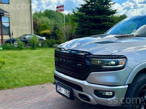 Серый Додж РАМ 2022 в Рига, объемом двигателя 5.70 л и пробегом 65 тыс. км за 59900 €, фото 7 на AUTOMOTO.COM.LV