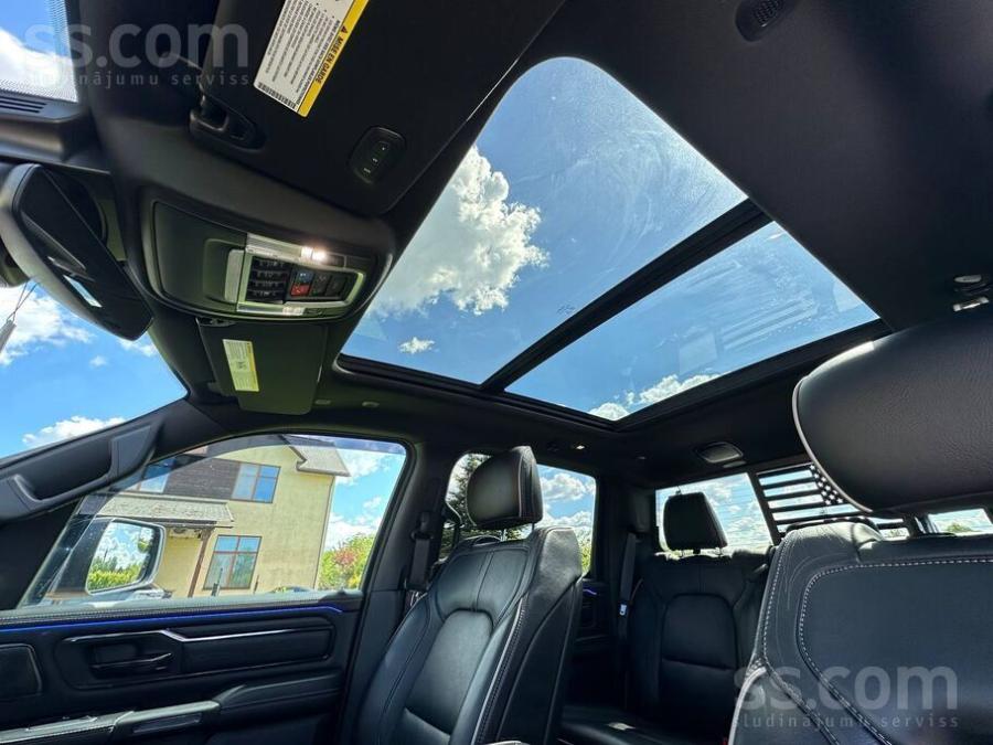 Pelēks Dodge RAM 2022 Rīga, ar dzinēja tilpumu 5.70 L un nobraukumu 65 tūkst. km par 59900 €, foto 10 vietnē AUTOMOTO.COM.LV