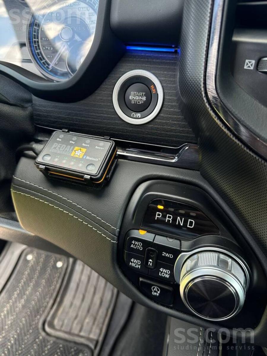 Pelēks Dodge RAM 2022 Rīga, ar dzinēja tilpumu 5.70 L un nobraukumu 65 tūkst. km par 59900 €, foto 15 vietnē AUTOMOTO.COM.LV