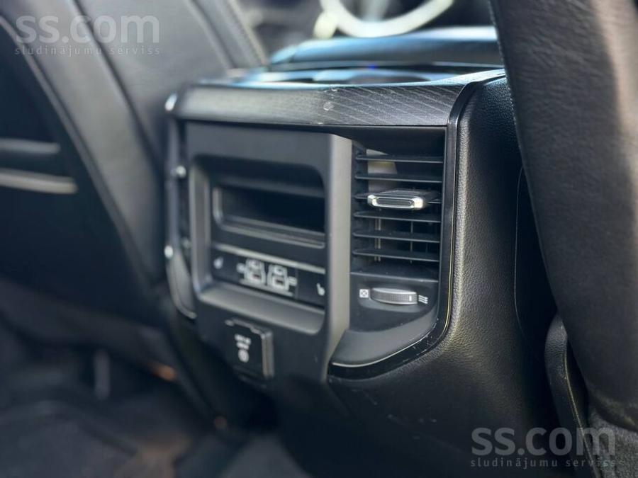 Pelēks Dodge RAM 2022 Rīga, ar dzinēja tilpumu 5.70 L un nobraukumu 65 tūkst. km par 59900 €, foto 19 vietnē AUTOMOTO.COM.LV