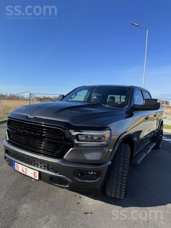 Grey Dodge RAM 2022 in Liepaja, with an engine capacity of 5.70 L and mileage of 62 thousand km for 49900 €, photo 1 on AUTOMOTO.COM.LV