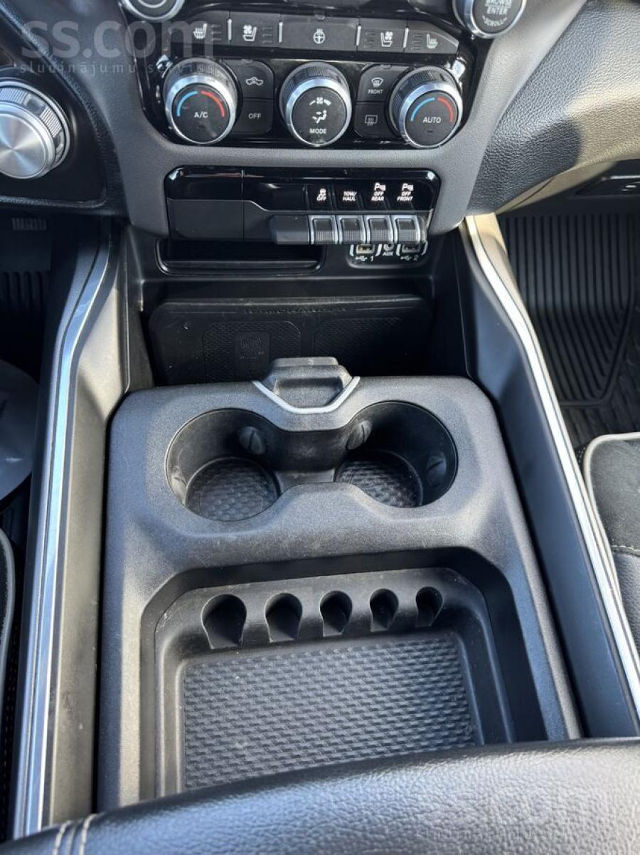 Grey Dodge RAM 2022 in Liepaja, with an engine capacity of 5.70 L and mileage of 62 thousand km for 49900 €, photo 17 on AUTOMOTO.COM.LV