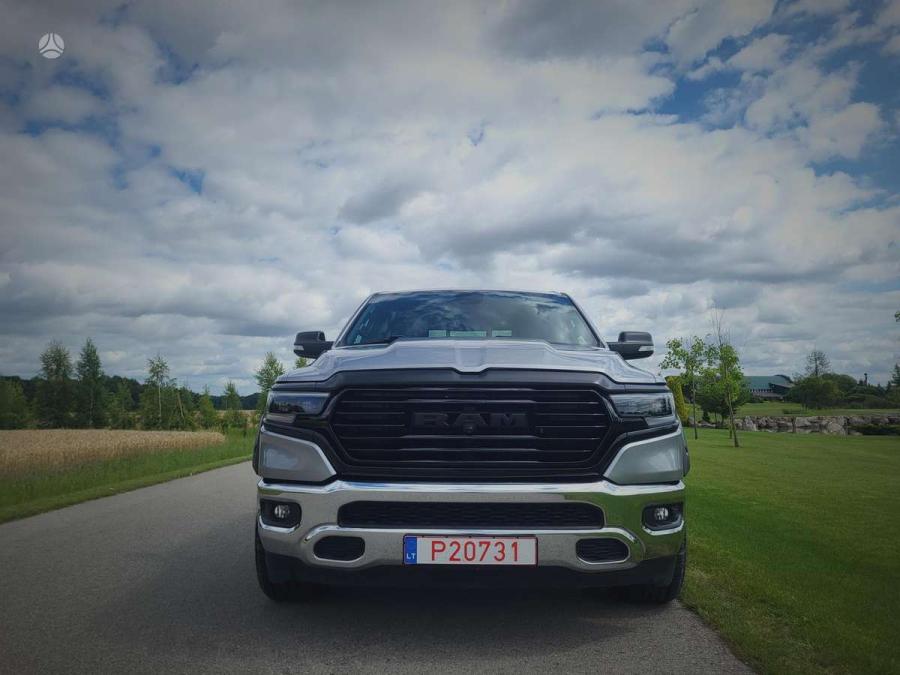Grey Dodge RAM 2022 in Birzai, with an engine capacity of 3.00 L and mileage of 158 thousand km for 31000 €, photo 8 on AUTOMOTO.COM.LV