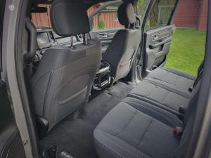 Grey Dodge RAM 2022 in Birzai, with an engine capacity of 3.00 L and mileage of 158 thousand km for 31000 €, photo 13 on AUTOMOTO.COM.LV