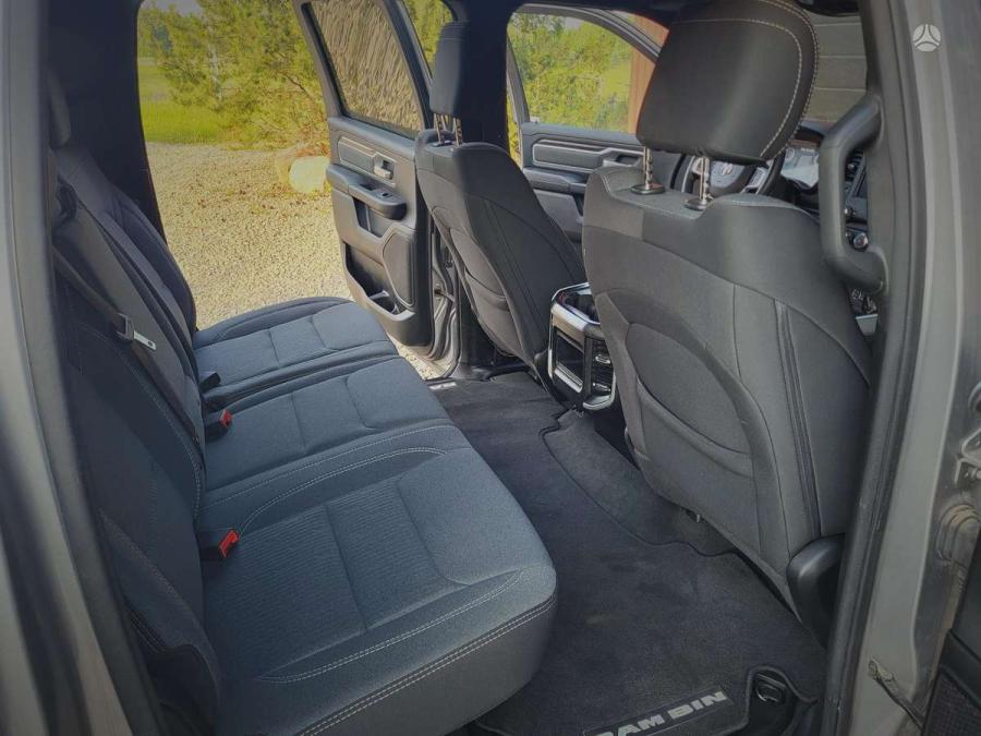 Grey Dodge RAM 2022 in Birzai, with an engine capacity of 3.00 L and mileage of 158 thousand km for 31000 €, photo 14 on AUTOMOTO.COM.LV
