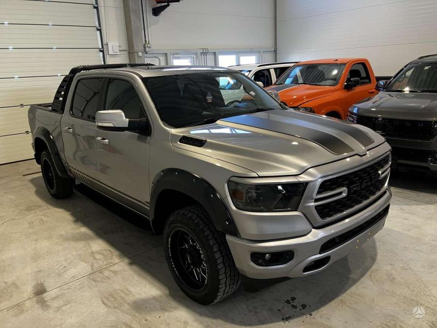 Grey Dodge RAM 2022 in Klaipeda, with an engine capacity of 0.00 L and mileage of 89 thousand km for 41745 €, photo 3 on AUTOMOTO.COM.LV