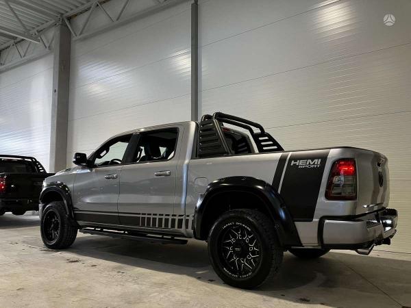 Pelēks Dodge RAM 2022 Klaipėda, ar dzinēja tilpumu 0.00 L un nobraukumu 89 tūkst. km par 41745 €, foto 4 vietnē AUTOMOTO.COM.LV
