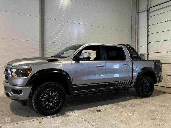Pelēks Dodge RAM 2022 Klaipėda, ar dzinēja tilpumu 0.00 L un nobraukumu 89 tūkst. km par 41745 €, foto 5 vietnē AUTOMOTO.COM.LV