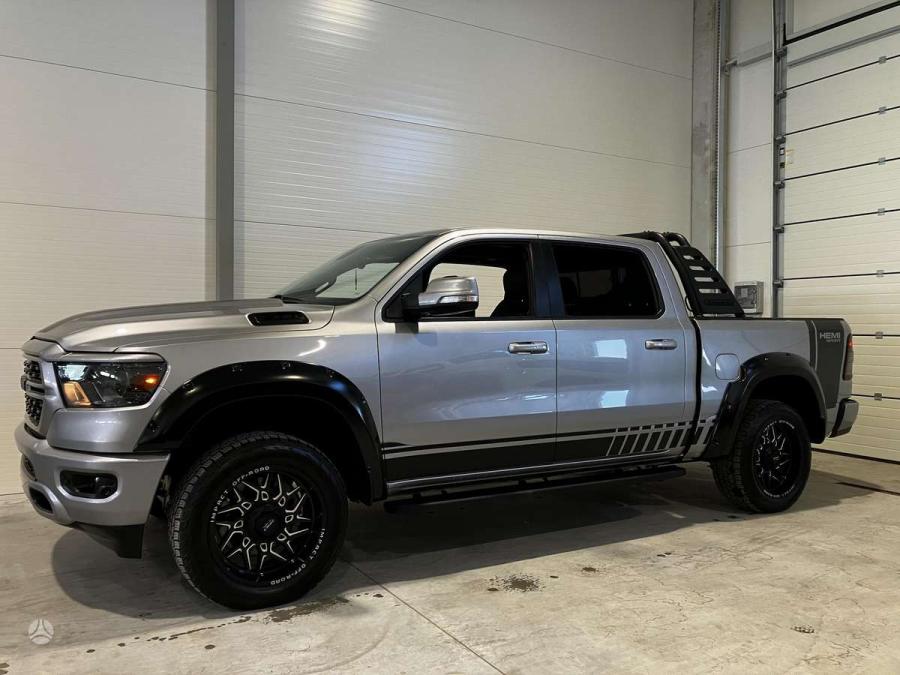 Grey Dodge RAM 2022 in Klaipeda, with an engine capacity of 0.00 L and mileage of 89 thousand km for 41745 €, photo 6 on AUTOMOTO.COM.LV