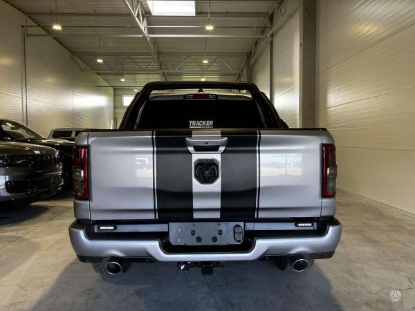 Pelēks Dodge RAM 2022 Klaipėda, ar dzinēja tilpumu 0.00 L un nobraukumu 89 tūkst. km par 41745 €, foto 7 vietnē AUTOMOTO.COM.LV