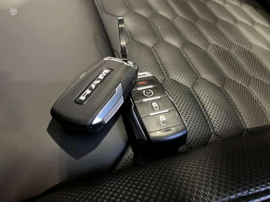 Grey Dodge RAM 2022 in Klaipeda, with an engine capacity of 0.00 L and mileage of 89 thousand km for 41745 €, photo 20 on AUTOMOTO.COM.LV