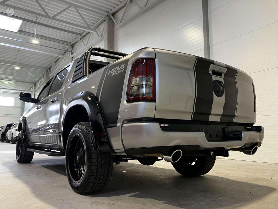 Grey Dodge RAM 2022 in Klaipeda, with an engine capacity of 0.00 L and mileage of 89 thousand km for 41745 €, photo 26 on AUTOMOTO.COM.LV