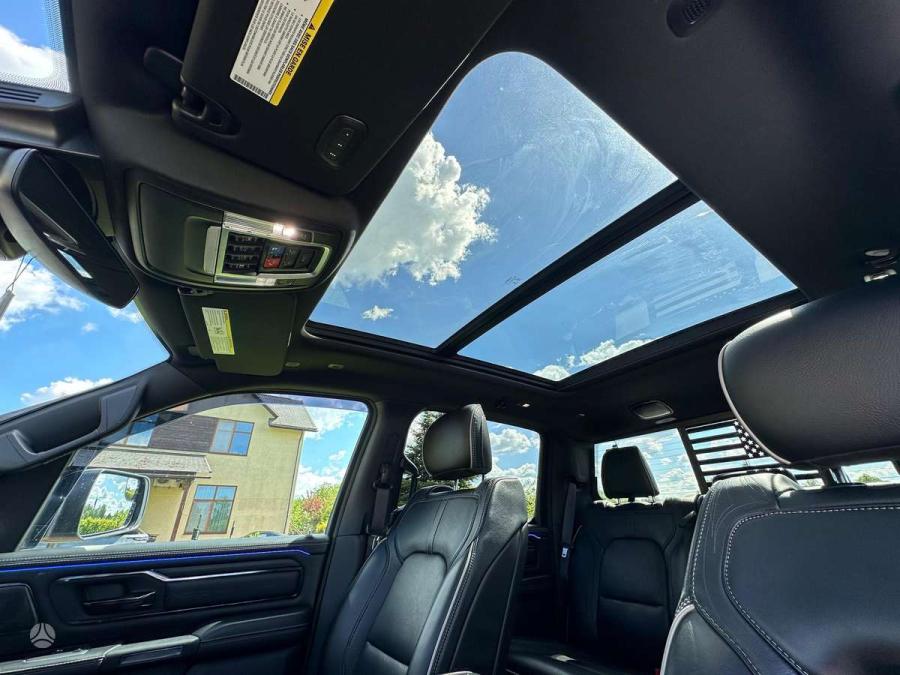 Pelēks Dodge RAM 2022 Rīga, ar dzinēja tilpumu 5.70 L un nobraukumu 65 tūkst. km par 53900 €, foto 5 vietnē AUTOMOTO.COM.LV