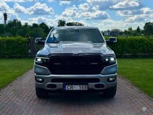 Pelēks Dodge RAM 2022 Rīga, ar dzinēja tilpumu 5.70 L un nobraukumu 65 tūkst. km par 53900 €, foto 6 vietnē AUTOMOTO.COM.LV