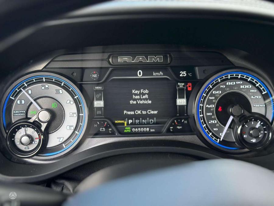 Pelēks Dodge RAM 2022 Rīga, ar dzinēja tilpumu 5.70 L un nobraukumu 65 tūkst. km par 53900 €, foto 9 vietnē AUTOMOTO.COM.LV