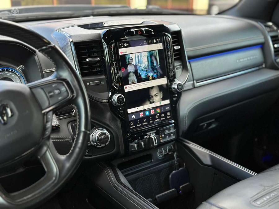 Pelēks Dodge RAM 2022 Rīga, ar dzinēja tilpumu 5.70 L un nobraukumu 65 tūkst. km par 53900 €, foto 10 vietnē AUTOMOTO.COM.LV