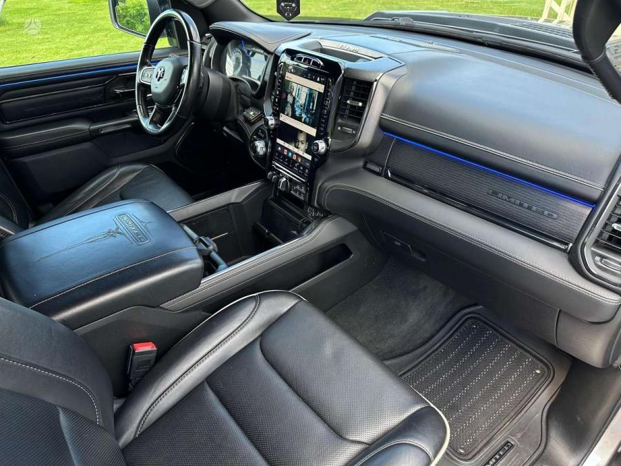 Pelēks Dodge RAM 2022 Rīga, ar dzinēja tilpumu 5.70 L un nobraukumu 65 tūkst. km par 53900 €, foto 17 vietnē AUTOMOTO.COM.LV