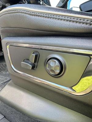 Pelēks Dodge RAM 2022 Rīga, ar dzinēja tilpumu 5.70 L un nobraukumu 65 tūkst. km par 53900 €, foto 19 vietnē AUTOMOTO.COM.LV