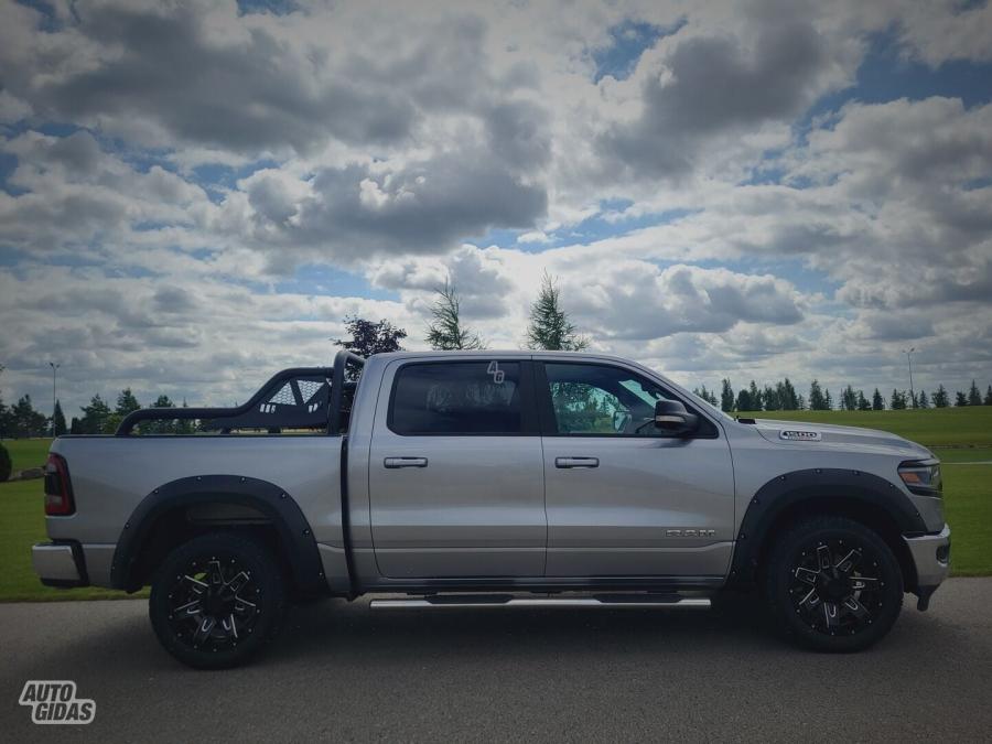Grey Dodge RAM 2022 in Birzai, with an engine capacity of 3.00 L and mileage of 158 thousand km for 30999 €, photo 6 on AUTOMOTO.COM.LV