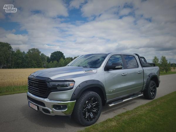 Grey Dodge RAM 2022 in Birzai, with an engine capacity of 3.00 L and mileage of 158 thousand km for 30999 €, photo 3 on AUTOMOTO.COM.LV