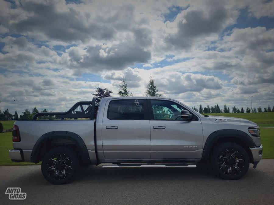 Grey Dodge RAM 2022 in Birzai, with an engine capacity of 3.00 L and mileage of 158 thousand km for 30999 €, photo 8 on AUTOMOTO.COM.LV