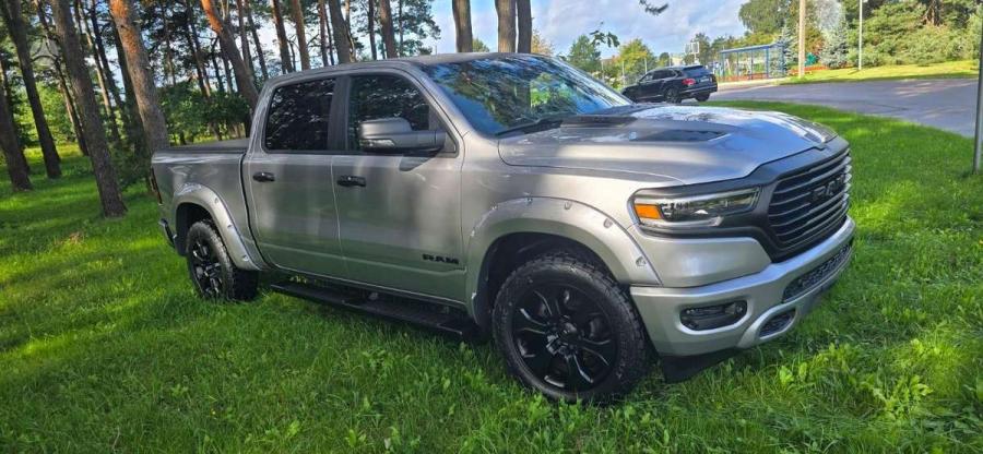 Grey Dodge RAM 2023 in Klaipeda, with an engine capacity of 5.70 L and mileage of 41 thousand km for 43000 €, photo 1 on AUTOMOTO.COM.LV