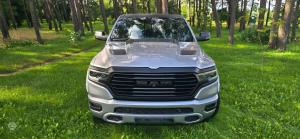 Grey Dodge RAM 2023 in Klaipeda, with an engine capacity of 5.70 L and mileage of 41 thousand km for 43000 €, photo 3 on AUTOMOTO.COM.LV