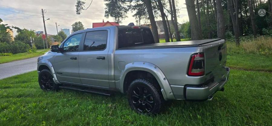 Grey Dodge RAM 2023 in Klaipeda, with an engine capacity of 5.70 L and mileage of 41 thousand km for 43000 €, photo 5 on AUTOMOTO.COM.LV
