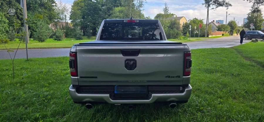 Grey Dodge RAM 2023 in Klaipeda, with an engine capacity of 5.70 L and mileage of 41 thousand km for 43000 €, photo 6 on AUTOMOTO.COM.LV