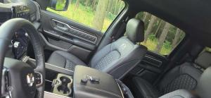 Grey Dodge RAM 2023 in Klaipeda, with an engine capacity of 5.70 L and mileage of 41 thousand km for 43000 €, photo 8 on AUTOMOTO.COM.LV