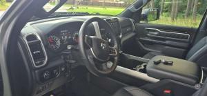 Grey Dodge RAM 2023 in Klaipeda, with an engine capacity of 5.70 L and mileage of 41 thousand km for 43000 €, photo 10 on AUTOMOTO.COM.LV