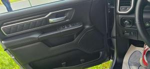Grey Dodge RAM 2023 in Klaipeda, with an engine capacity of 5.70 L and mileage of 41 thousand km for 43000 €, photo 11 on AUTOMOTO.COM.LV