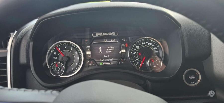 Grey Dodge RAM 2023 in Klaipeda, with an engine capacity of 5.70 L and mileage of 41 thousand km for 43000 €, photo 15 on AUTOMOTO.COM.LV