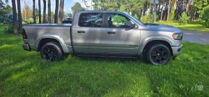 Grey Dodge RAM 2023 in Klaipeda, with an engine capacity of 5.70 L and mileage of 41 thousand km for 43000 €, photo 25 on AUTOMOTO.COM.LV