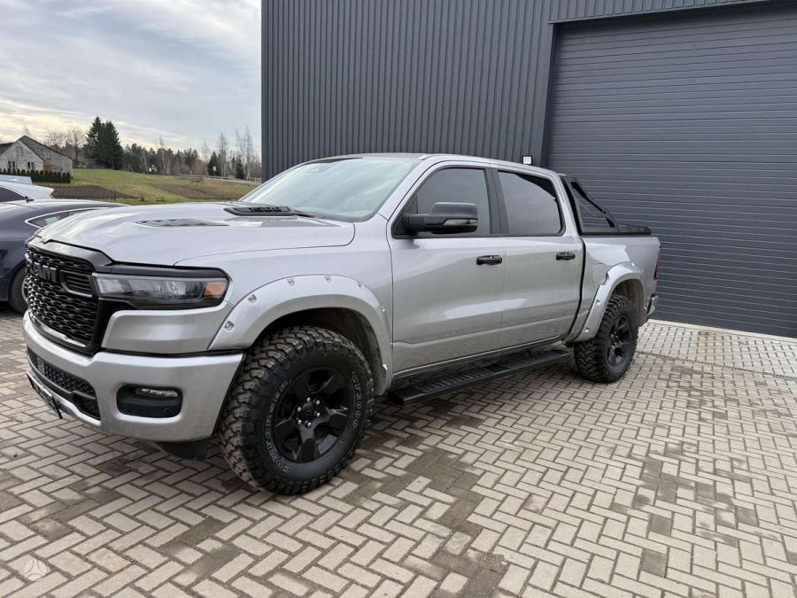 Grey Dodge RAM 2025 in Plunge, with an engine capacity of 3.00 L and mileage of 19 thousand km for 52030 €, photo 5 on AUTOMOTO.COM.LV